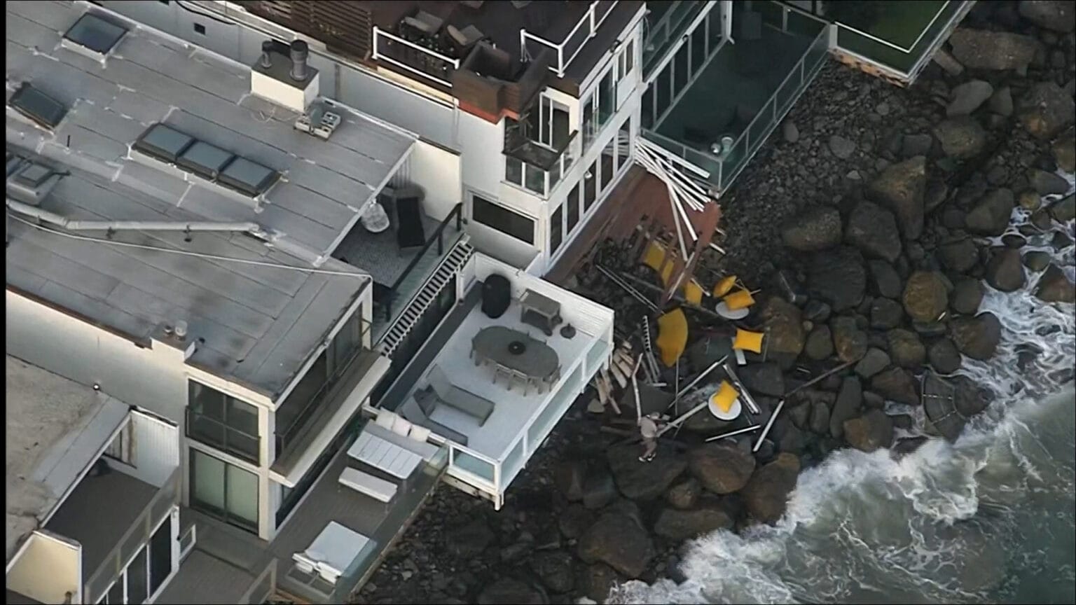 Malibu Balcony Collapse - DrBalcony
